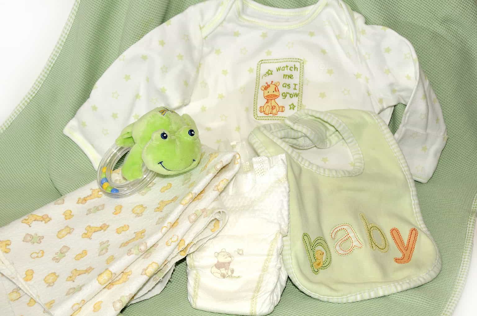 Newborn Baby Essentials: The Only Items You Need! - Mending Time, Mama!