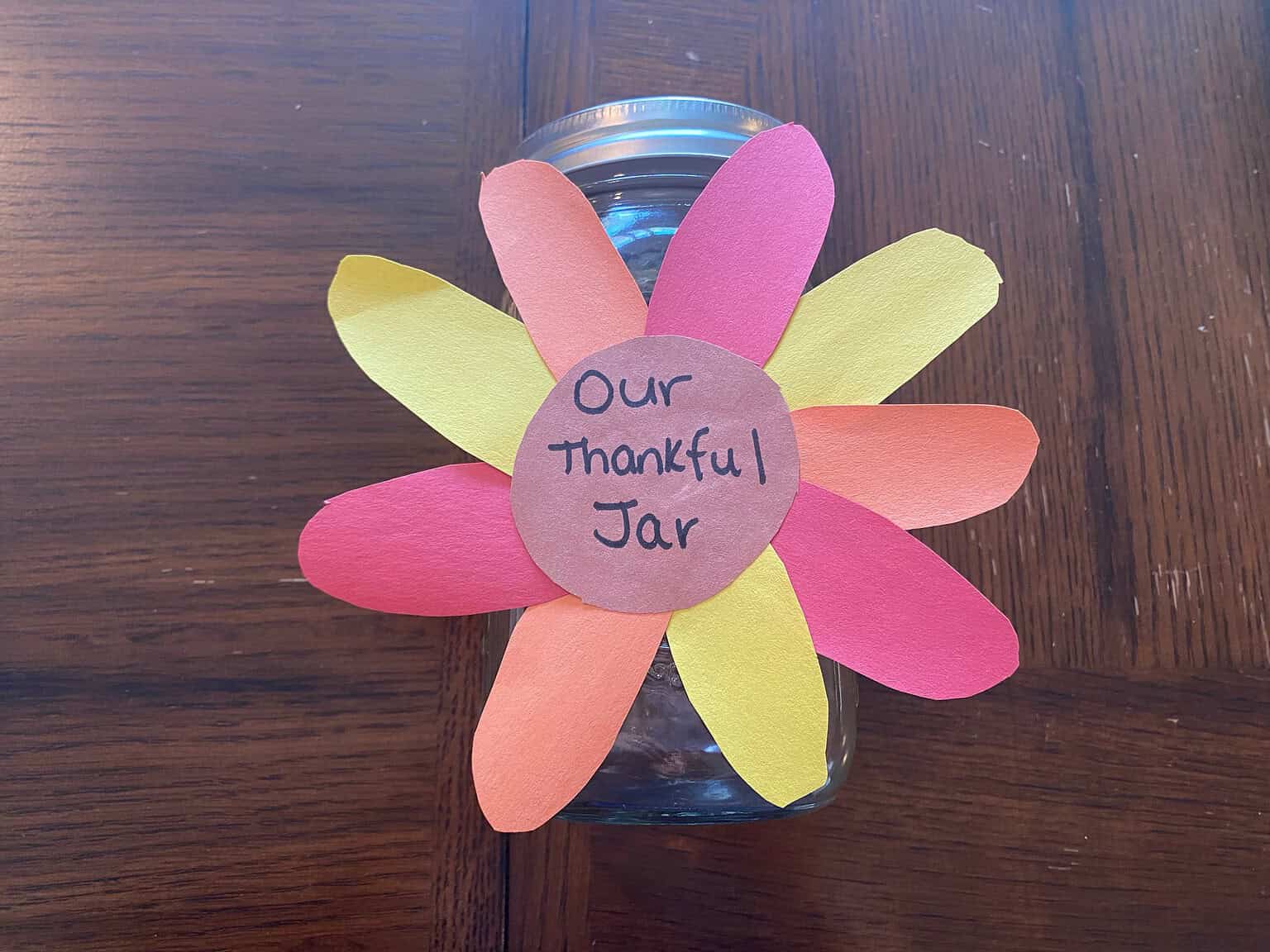 How to Start a Thankful Jar This Thanksgiving Season - Mending Time, Mama!